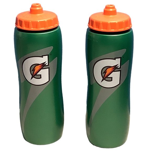 Gatorade | Kitchen | 2 Gatorade Squeeze Water Bottle 32 Ounces Contour ...